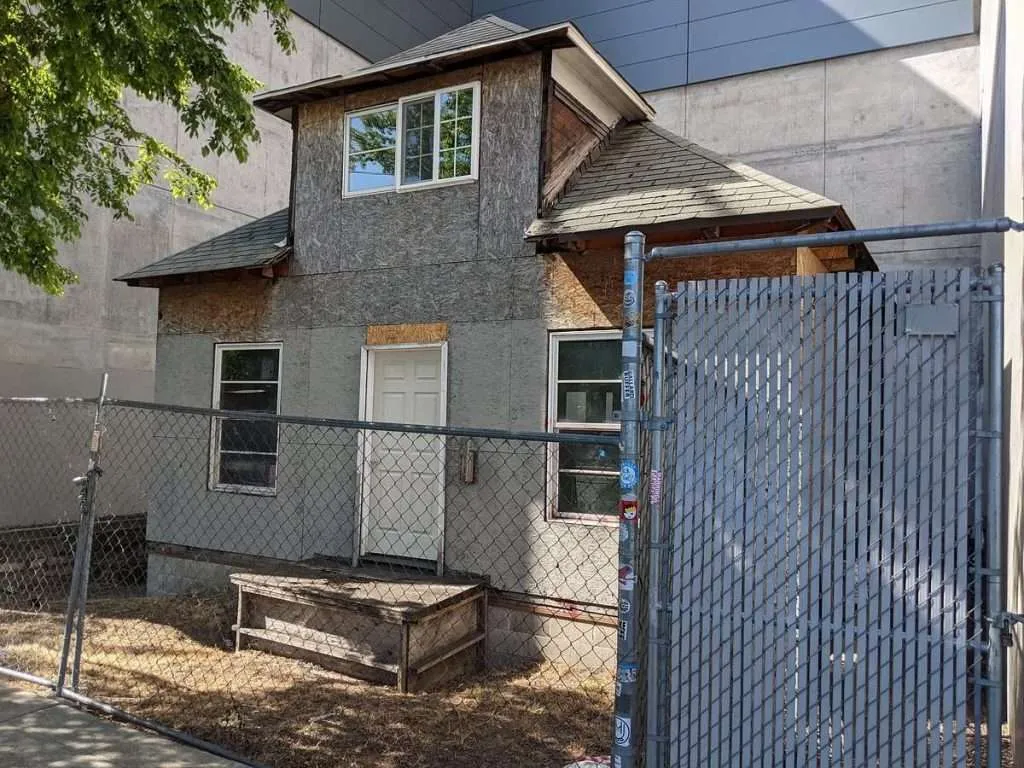 84 Year Old Edith Macefield Refused Million Dollar Offer For Save Her ...