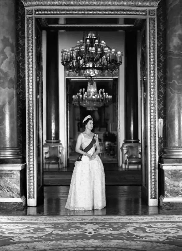 Queen Elizabeth's Amazing Portraits as Princess and Monarch from 1945 ...