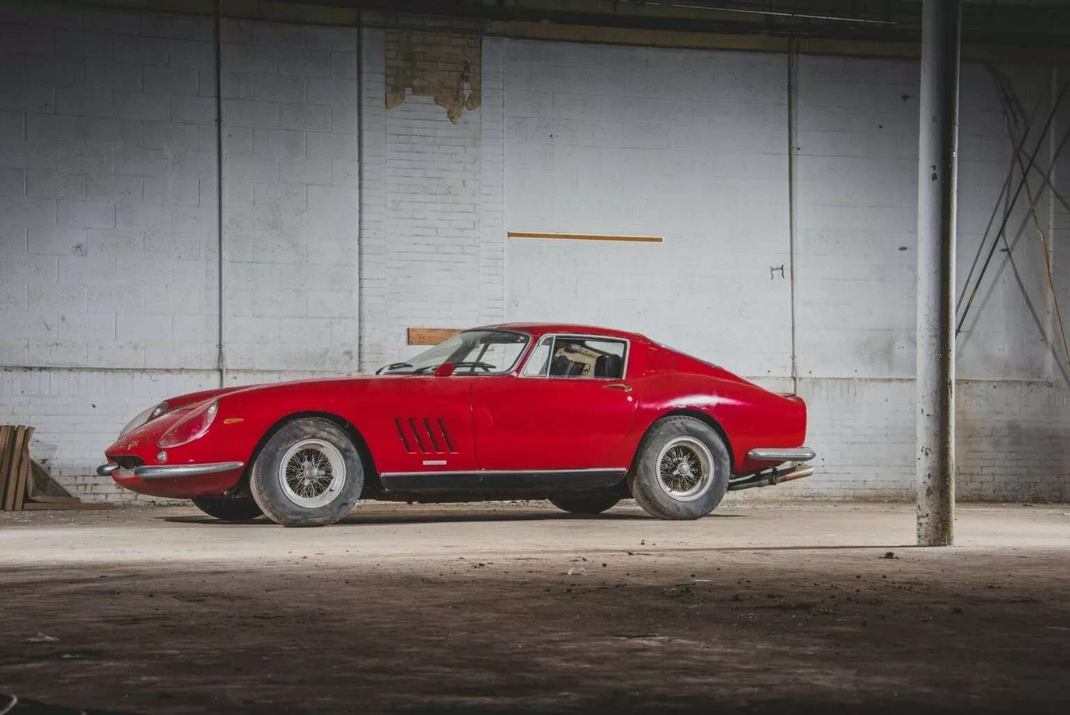 Vintage Ferrari Barn Finds: 20 Remarkable Classics at Monterey Car Week ...